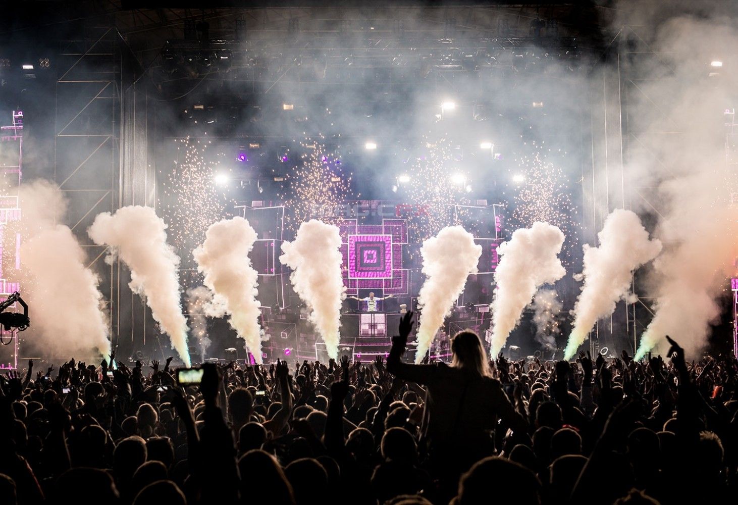 CO2 machine huren | Uw Special Effects Expert | CO2 effect | RentFX